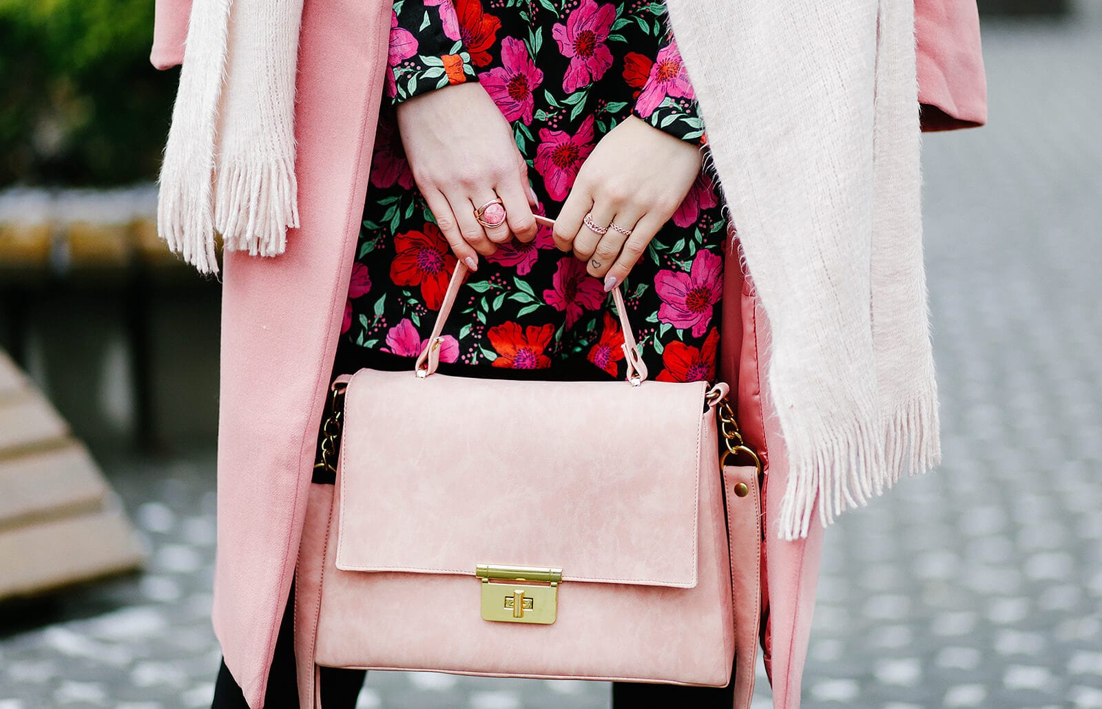 Best handbag for your casual outfits